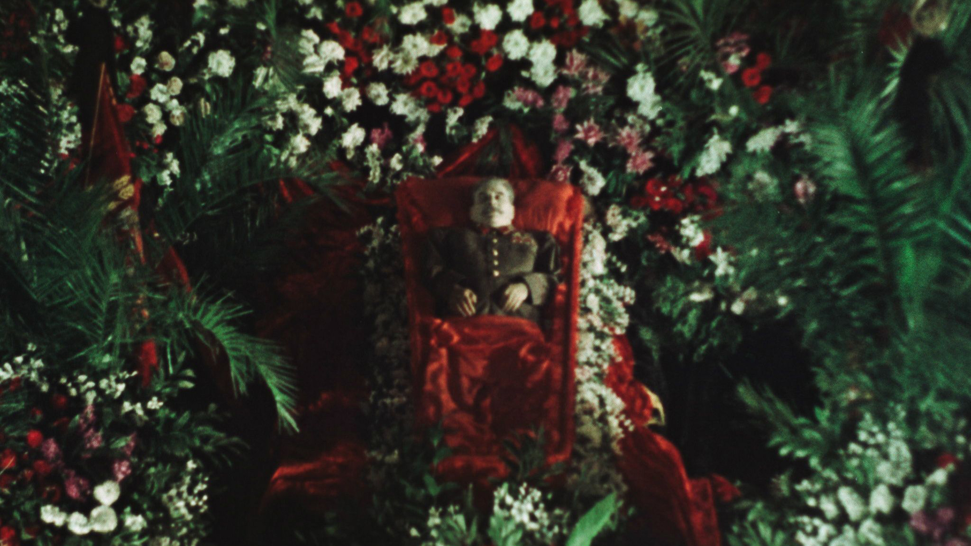 State Funeral – Le visage de la dictature - Le petit septième