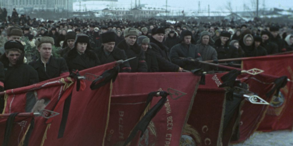 State Funeral – Le visage de la dictature - Le petit septième